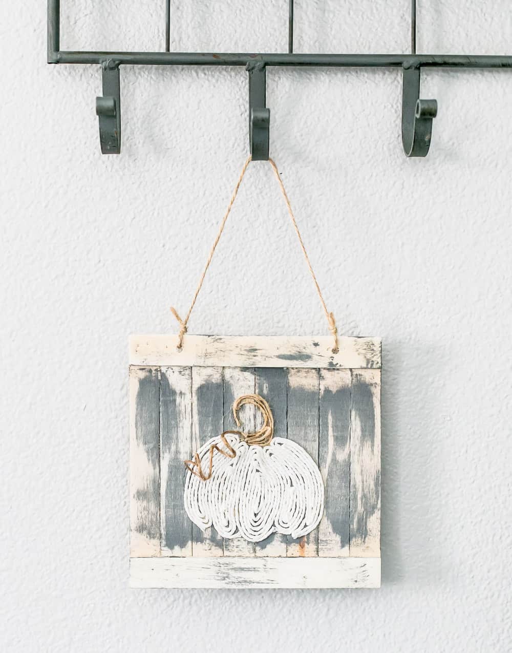 DIY Twine Pumpkin Sign - Domestically Designed